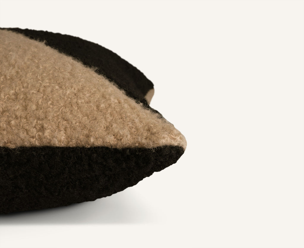 Foxy II / Black – Floof